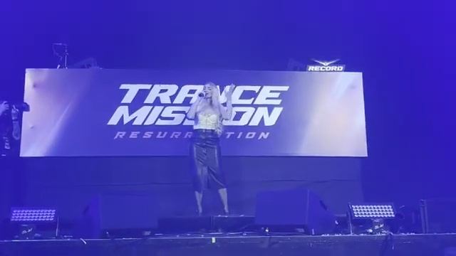 Natune - Burned With Desire [Live ](Armin van Buuren & Justine Suissa)