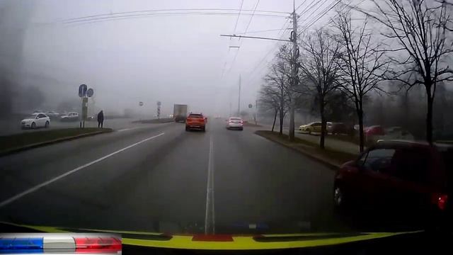 Вот так в России уступают дорогу скорой. Как уступают дорогу скорой помощи в России.