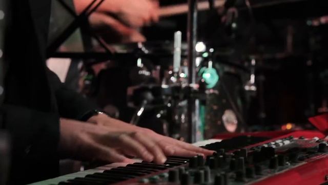 Omira -  Лечу за край света (Живой звук)