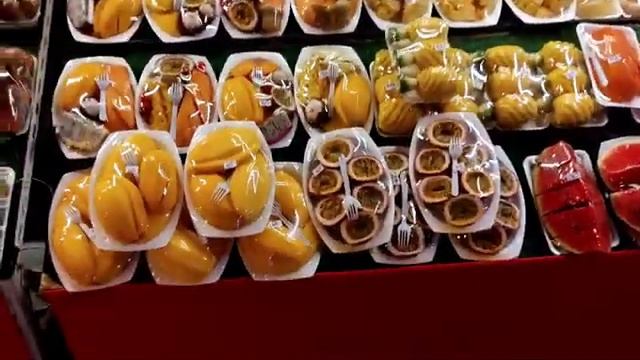 Сколько стоит еда и фрукты на улице в Паттайе? В районе Накла.