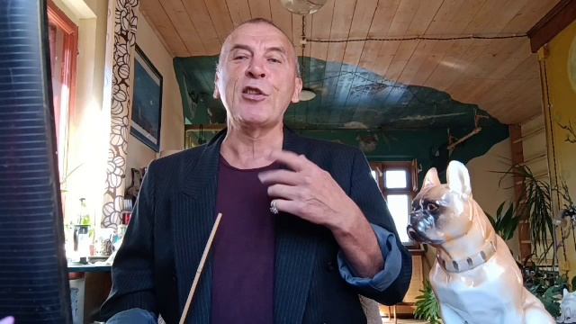 Как же ты, развратник, хотел! Тебе можно, а жене нельзя! Юбочник! Дух18