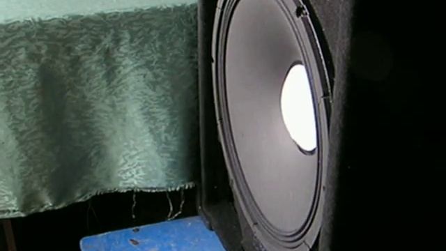 НОЭМА 1000ГДН playing Bass I Love You