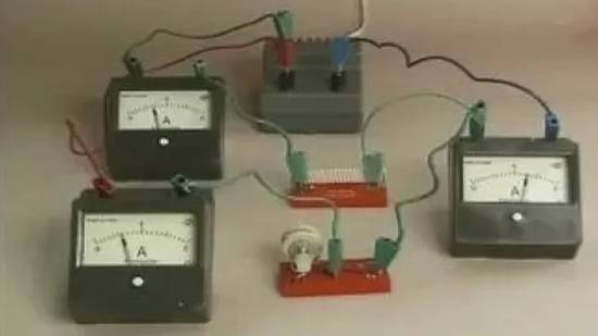 Физика. Сила тока на участке цепи при параллельном соединении проводников