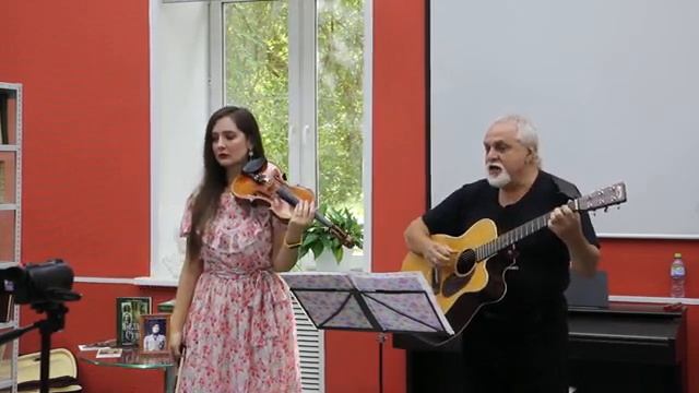 Виктор и Светлана Дзансоловы - НАД БЕЛЫМ КРЫМОМ