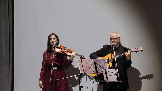 Виктор и Светлана Дзансоловы - РОМАНТИКА ("Говорят не бывает чудес за таинственной дверью...")