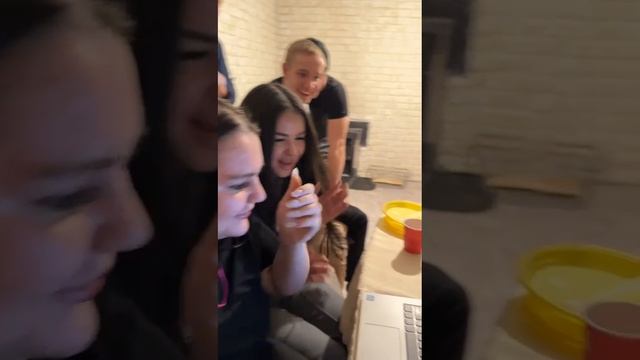 Именинница в восторге от видео из Африки!