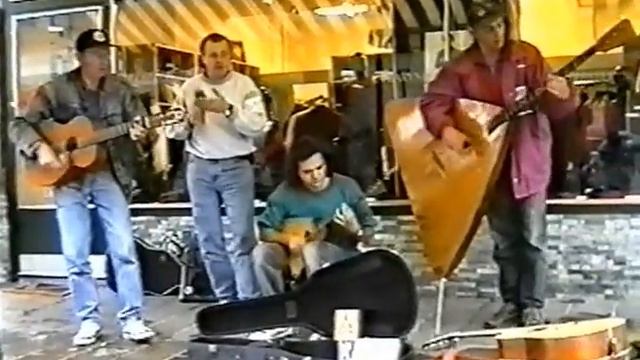 Виктор Дзансолов and Street band - "Светит месяц"