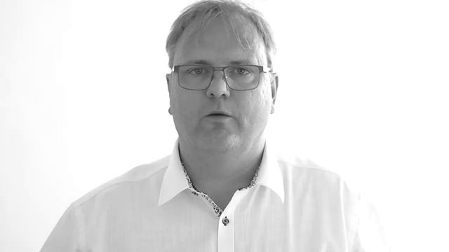 Introduction to Qt - QML (Part 19) - Sizing components