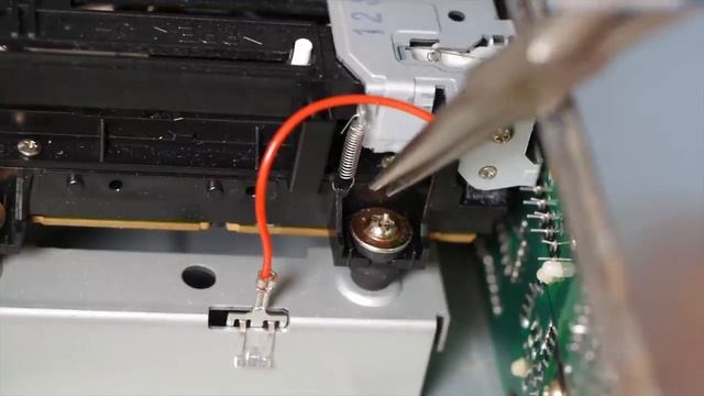 Как исправить неисправный механизм извлечения слота Sony MiniDisc