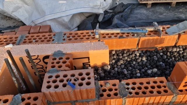 Новая технология строительства. Кирпично-каркасное здание.