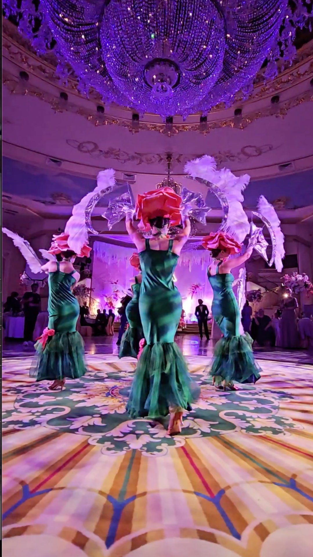 Розы на вынос торта