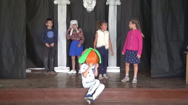 РЕПКА (TURNIP).Спектакль в детском клубе "Комарик" на английском языке. КИРЕЕВСК-СФТИ.