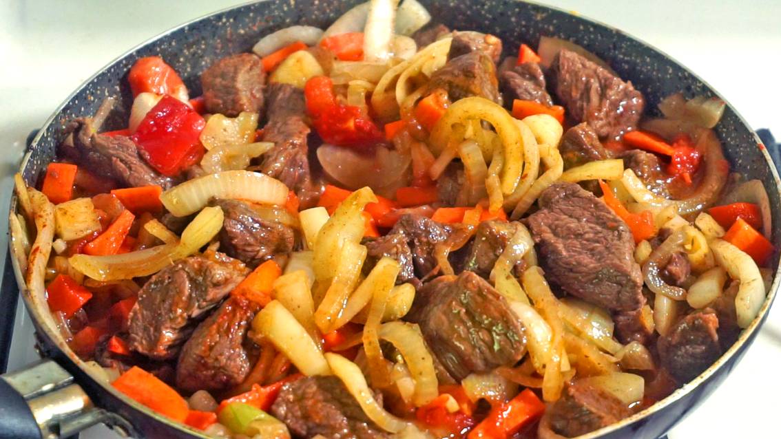 Самый вкусный рецепт тушеной говядины! рецепт гуляша! Простой рецепт!