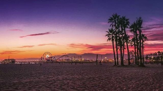 Мистер Лис-Закат в Кармел-Бич