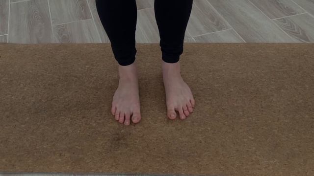 КАК УБРАТЬ КОСТОЧКУ и ПЛОСКОСТОПИЕ | Упражнения для стоп от остеопата #стопы #тренировка