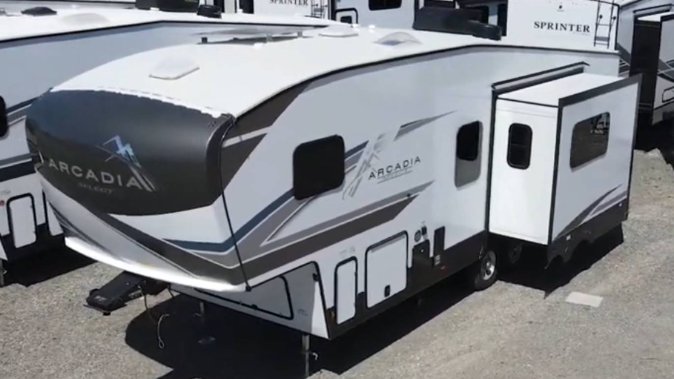 Большой семейный полуприцеп (5 колесо) на 11 спальных мест. Внедорожный прицеп автодом AR 27SBH