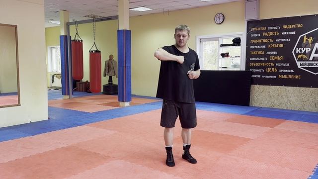 Разминаем локтевые суставы