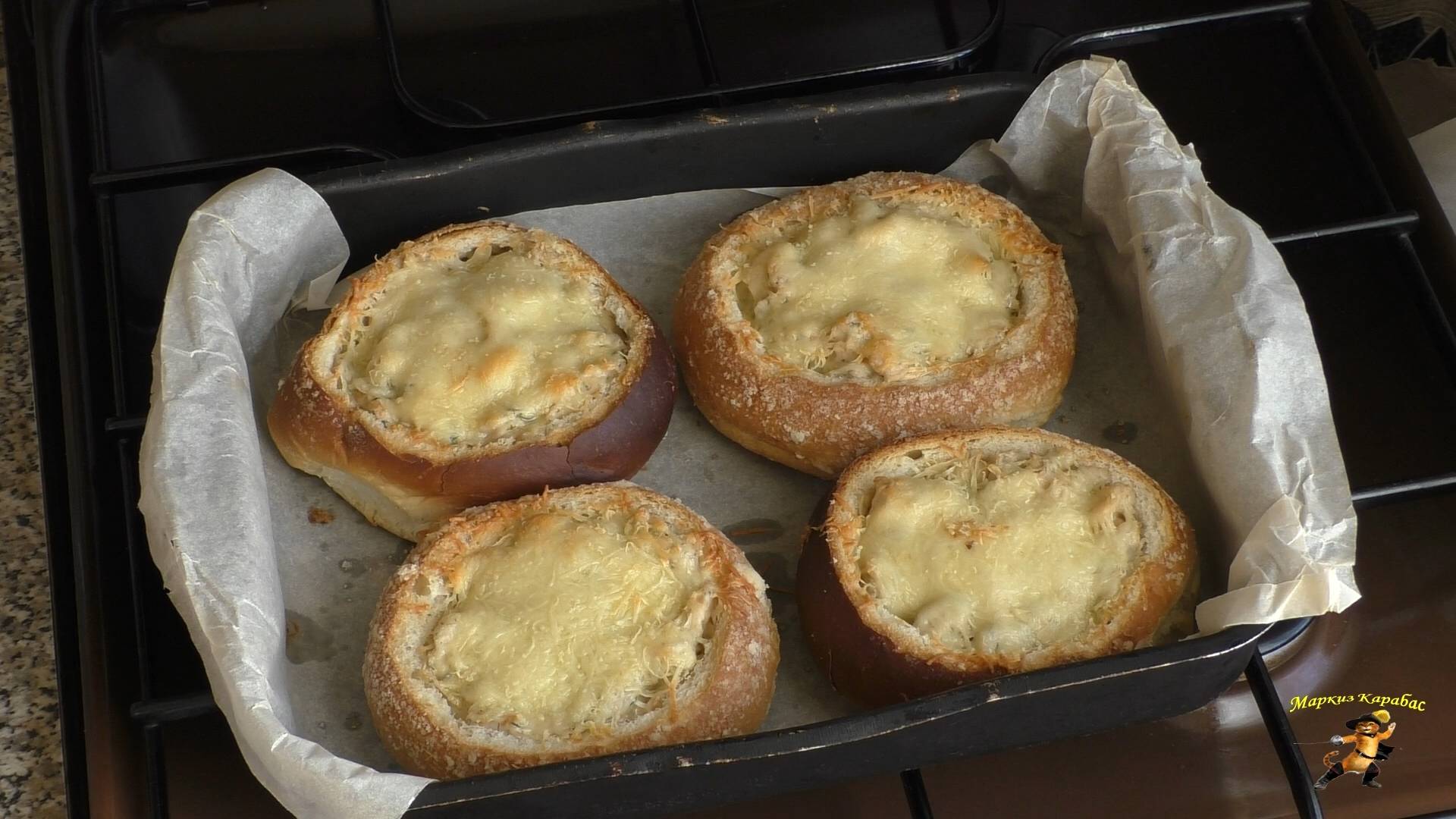 Жульен в булочке