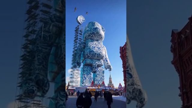 БОЛЬШОЙ BEARBRICK на Красной площади