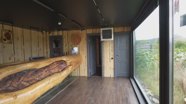 Видео о Махаон. Окна_04.2023