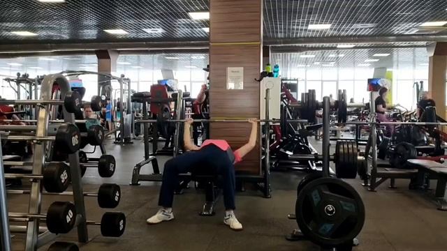 Продолжаем челлендж "Физкультура и спорт в 50 +": 3 жим штанги лежа от груди