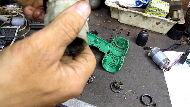 Чистка шуруповерта Хитачи