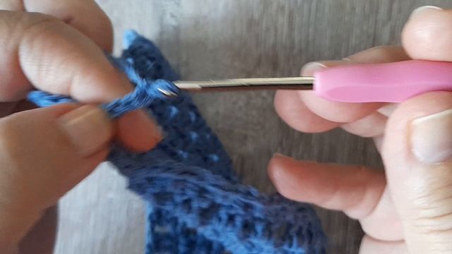 Простой , но весьма оригинальный узор крючком. Идеально подойдёт для прихваток