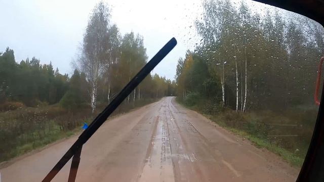 5. ПАЗ-3201 едет по берегу Чудского озера в Мурманск