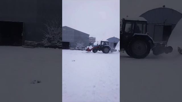 Тракторист зажигает....