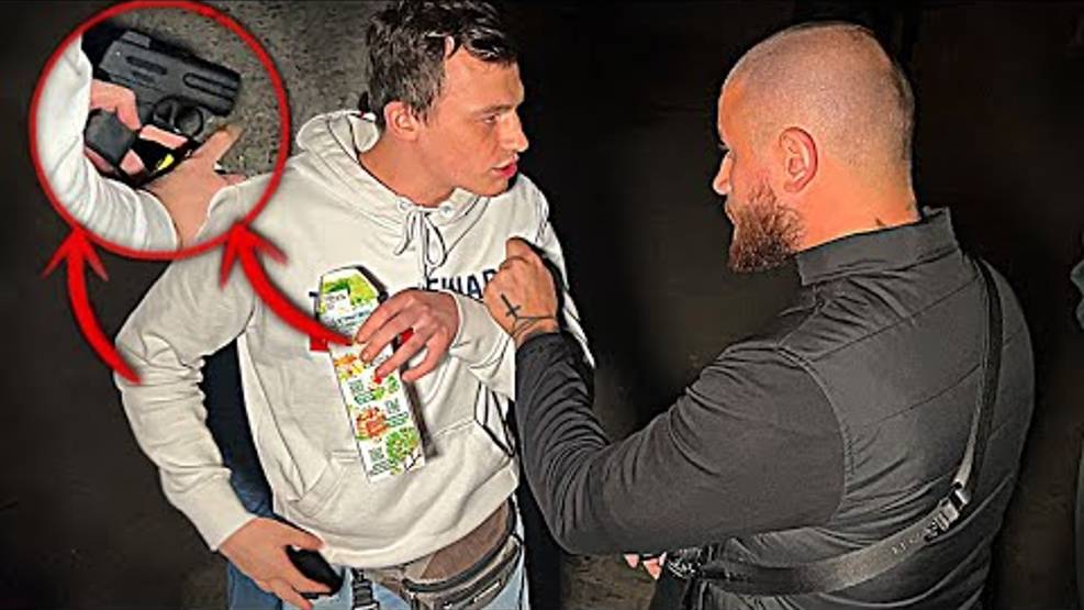 ЛЕВ ПРОТИВ - CKИHXEДЫ СТРЕЛЯЮТ И КОНФЛИКТУЮТ В ПАРКЕ