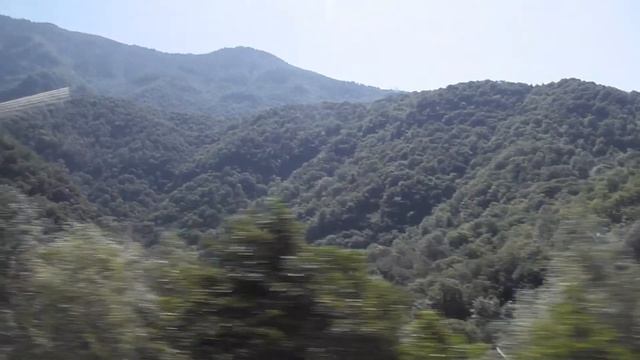 1 серия Абхазия. Гагра-колоннада, пляж Пицунды, мёд, Голубое озеро,  Юпшарский каньон, реки Абхазии