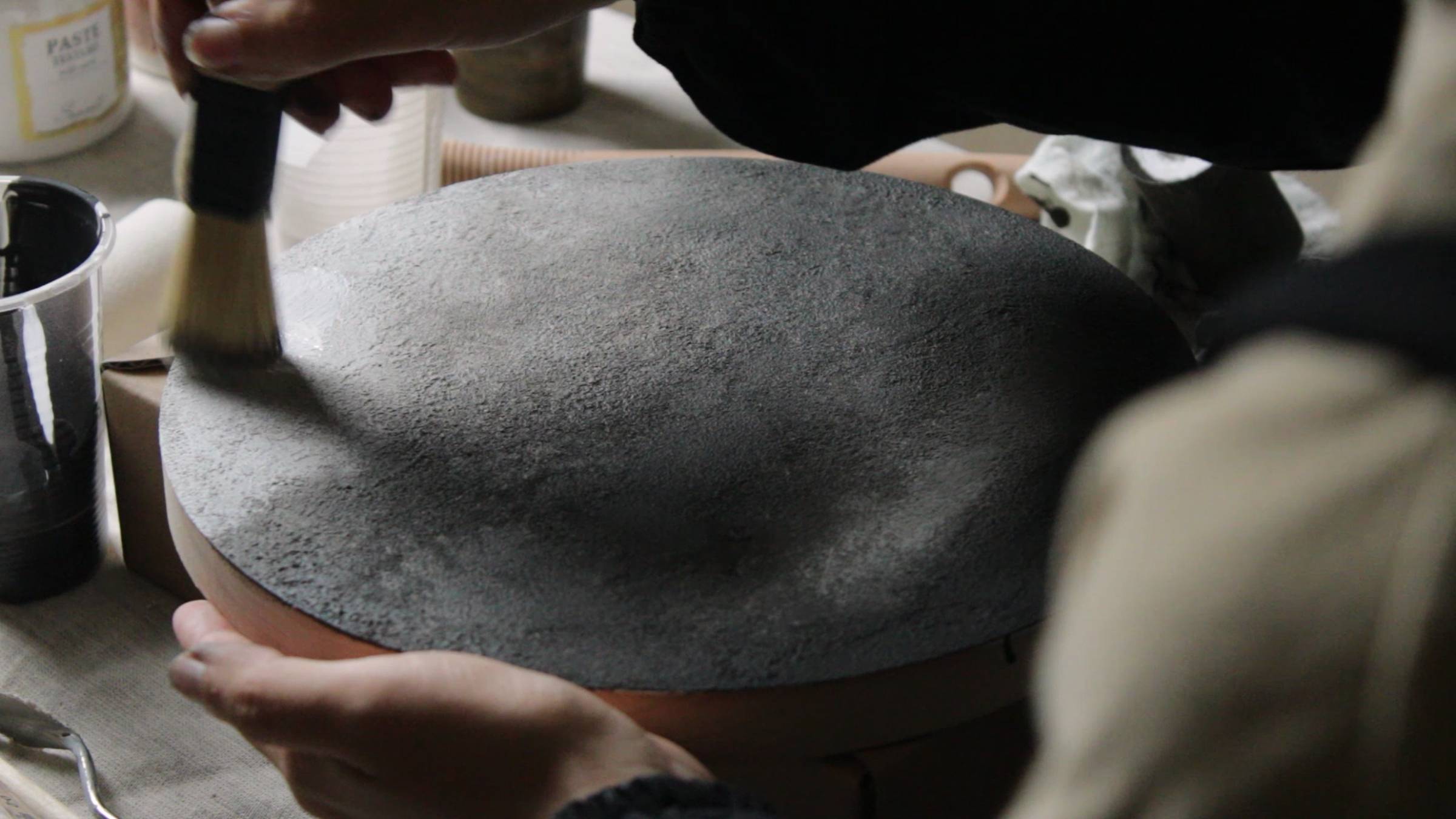 процесс создания абстрактной живописи в стиле ваби-саби | anna komar