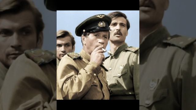 Кузнечиков ловит. "В бой идут одни старики" #фильмы #сериалы #нарезка