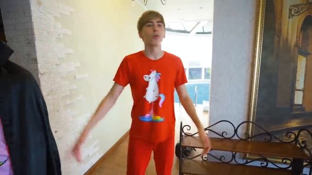 СУПЕРГЕРОИ vs СУПЕРЗЛОДЕИ в ШКОЛЕ! Суперспособности на 24 часа Мальчиков против Девочек