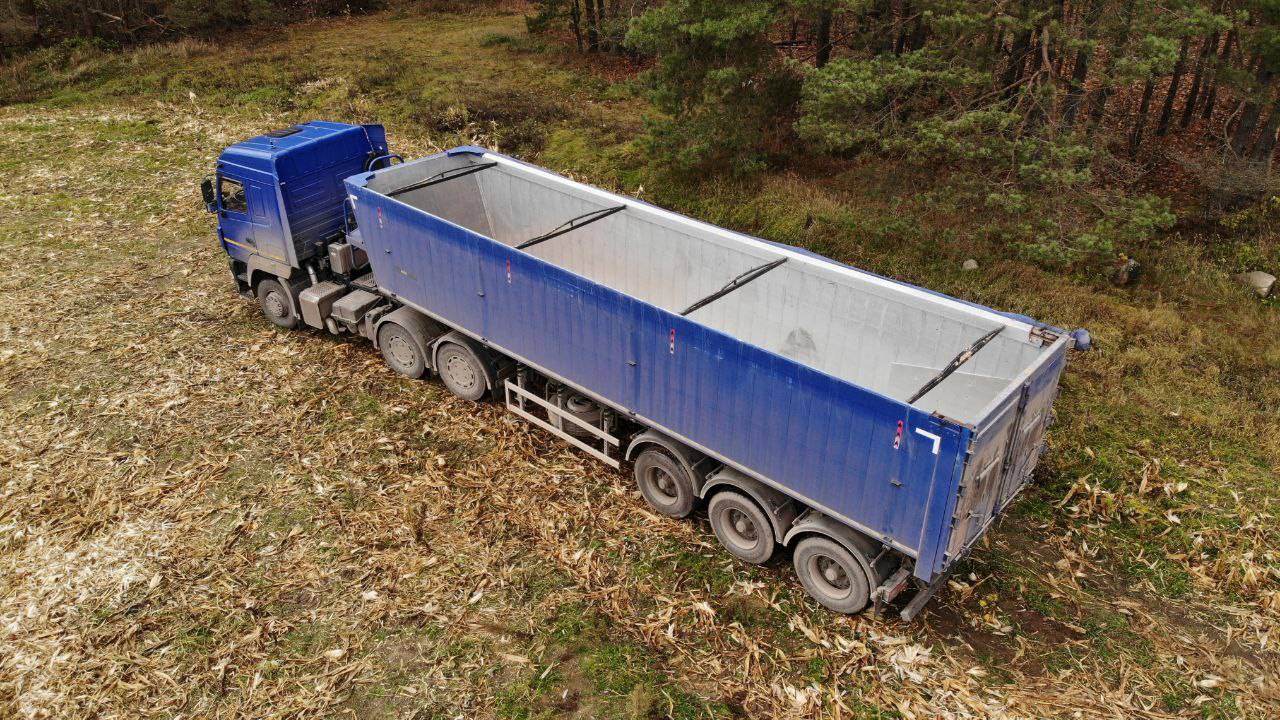 Алюминиевый полуприцеп зерновоз SAT500. Загрузка зерна