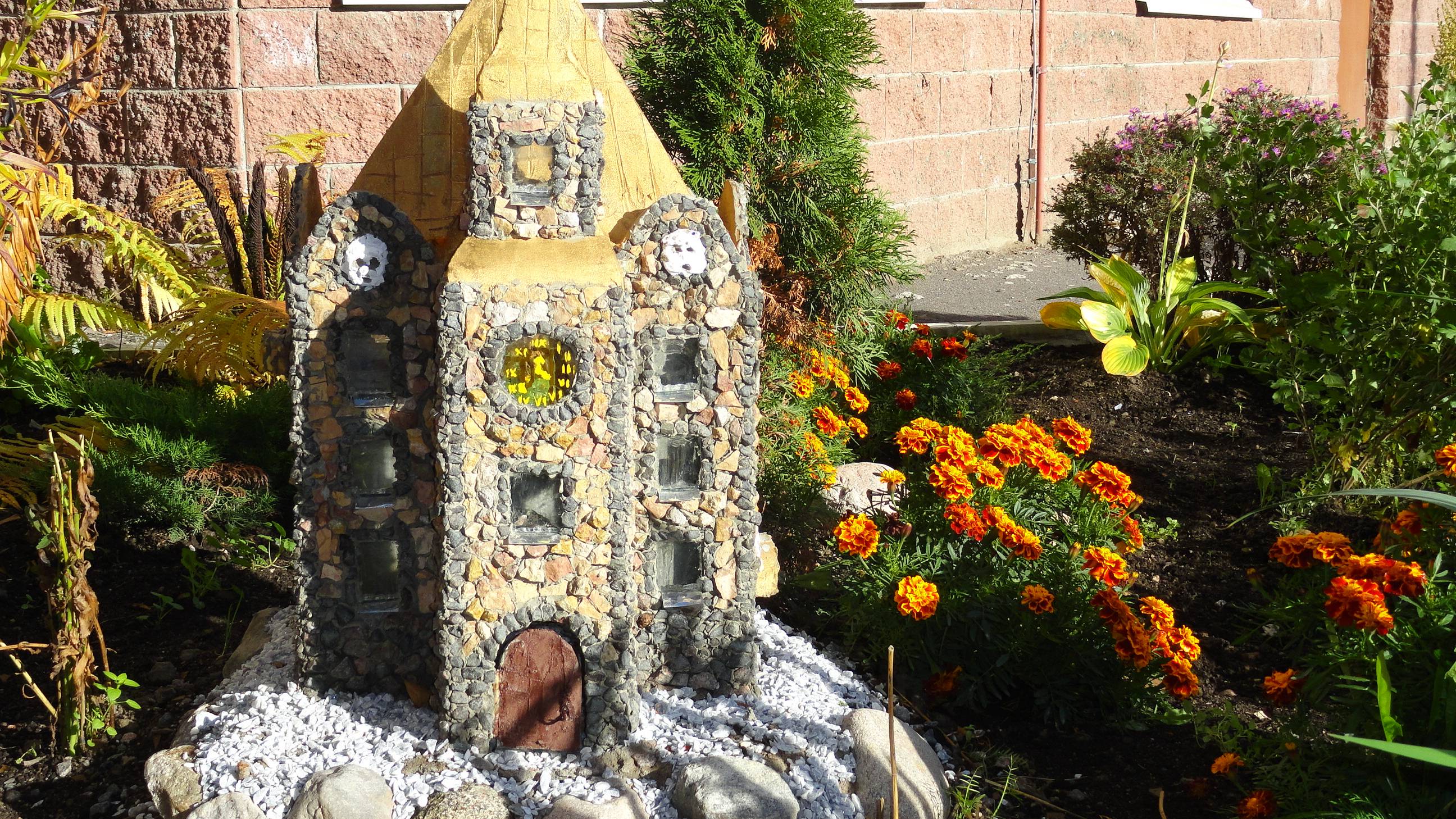 Страна сказочных замков и цветов