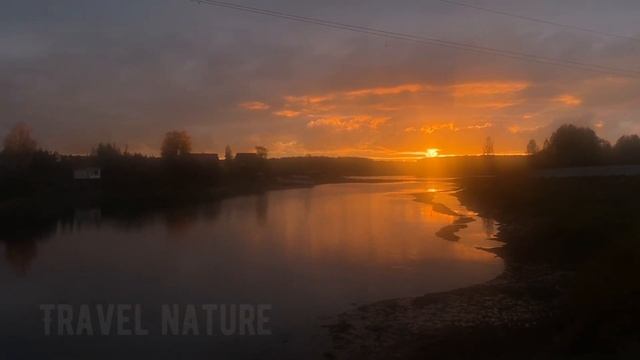 Завораживающий закат над рекой