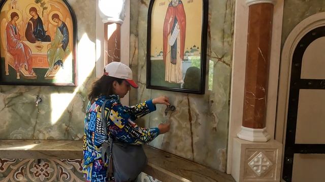 Свято-Троицкий Александра Свирского мужской монастырь .