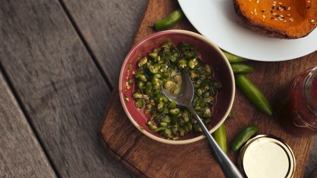 7172135-uhd_3840_2160_25fps