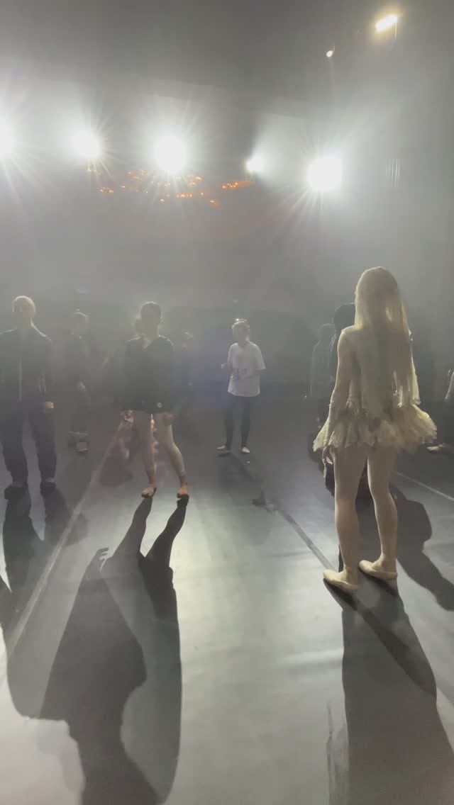 ПЕРЕД СПЕКТАКЛЕМ