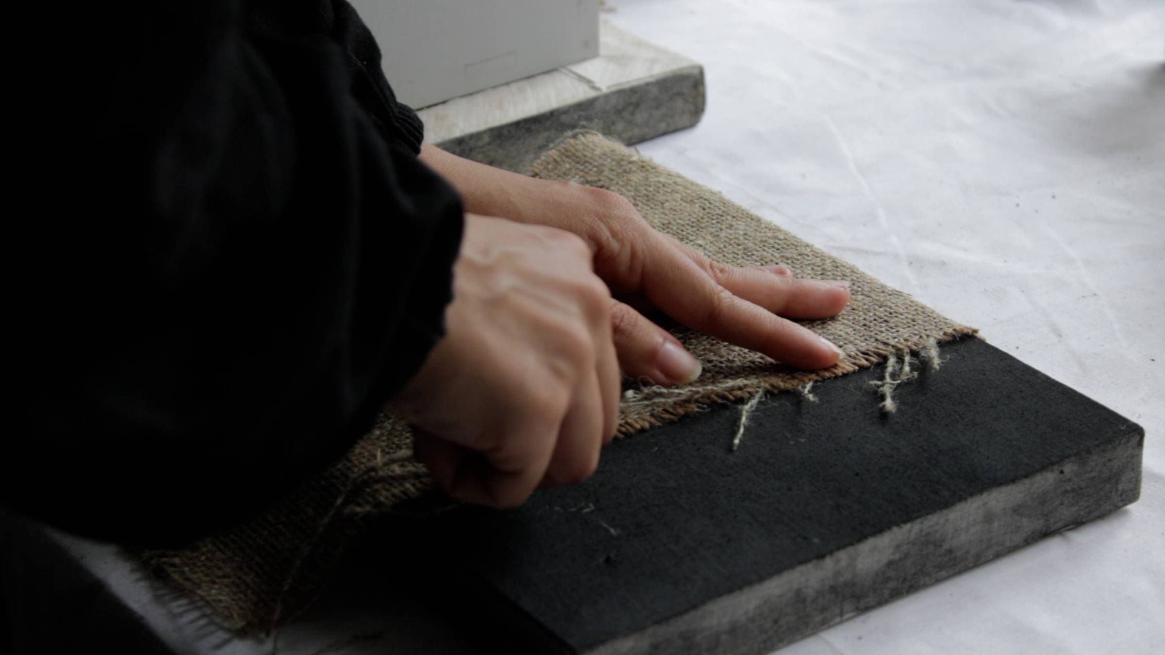 коллаж из грубого льна, золы и угля | anna komar, yugen collection, no.2