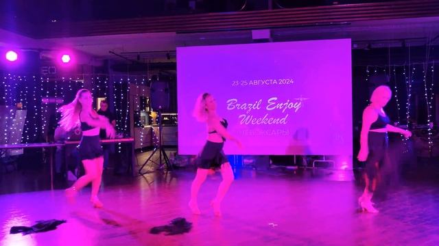 Brazil Enjoy Weekend | Show | Zouk