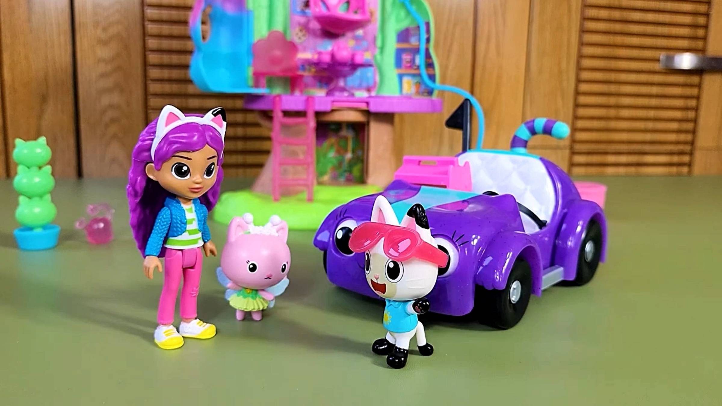 Мультики для малышей. Развивающие игрушки. Набор Kitty Pandu собирается на пикник с машинкой
