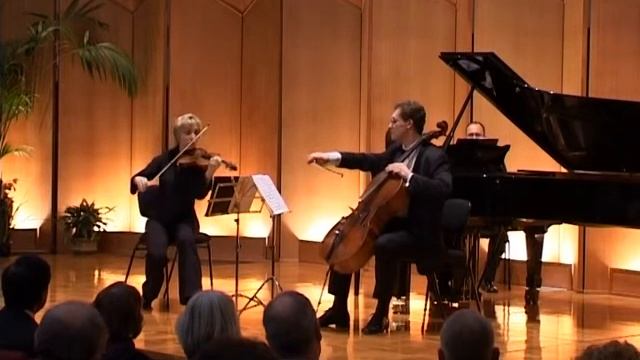 Haydn. Piano trio in C major Hob XV:27