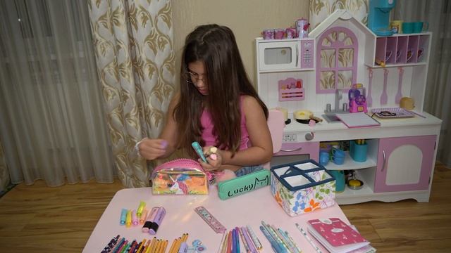 Собираю пенал в школу. Back to school. Виктория влог