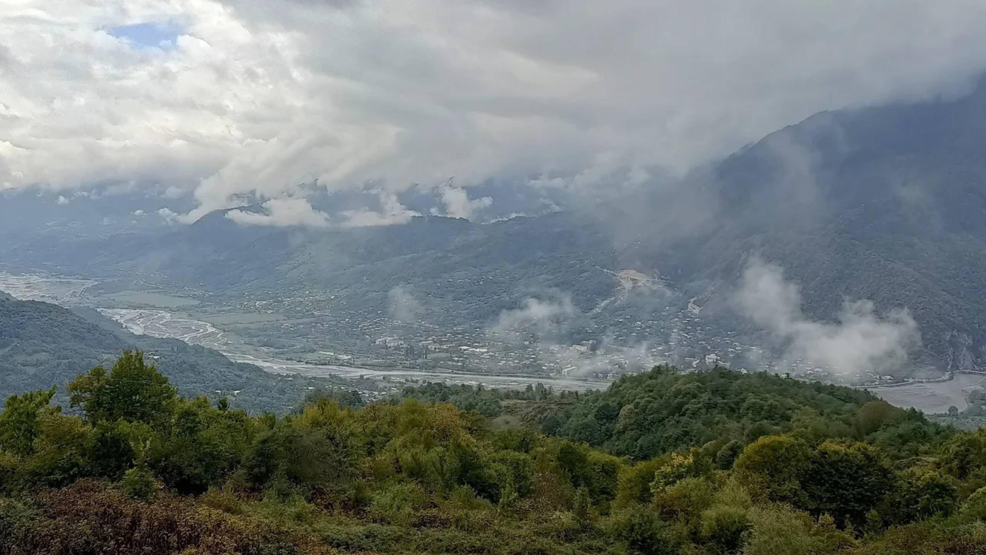 2022, октябрь, Грузия, р.Цхенисцкали, 3-й день сплава + вечерний застольный концерт