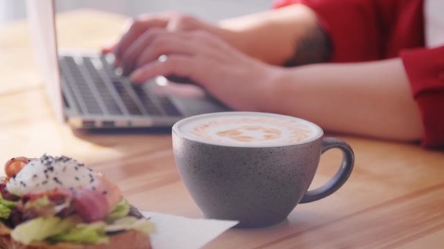 4107574-uhd_3840_2160_25fps