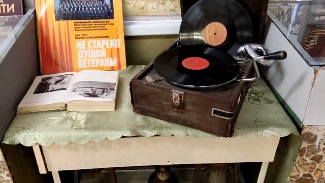 Обзорная экскурсия по школьному музею