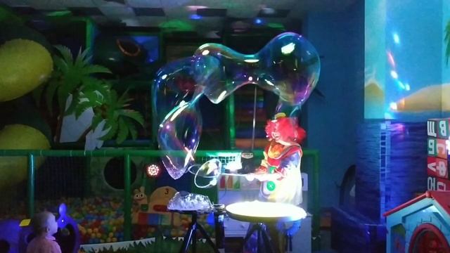 Шоу мыльных пузырей (Планета Ха-Ха)