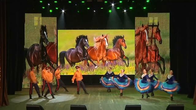 Ансамбль песни и танца "Околица" - "Казачий пляс"